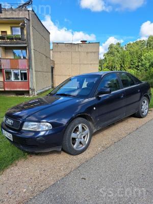 Blue Audi A4 1999 in Ogre, with an engine capacity of 1.60 L and mileage of 251 thousand km for 1000 €, photo 3 on AUTOMOTO.COM.LV