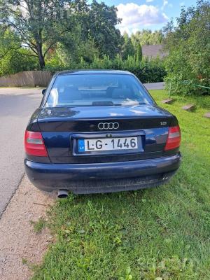 Blue Audi A4 1999 in Ogre, with an engine capacity of 1.60 L and mileage of 251 thousand km for 1000 €, photo 5 on AUTOMOTO.COM.LV