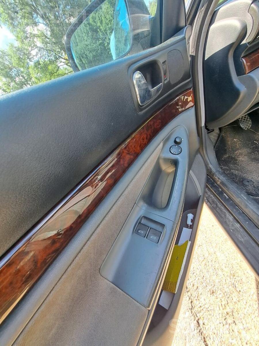 Blue Audi A4 1999 in Ogre, with an engine capacity of 1.60 L and mileage of 251 thousand km for 1000 €, photo 10 on AUTOMOTO.COM.LV