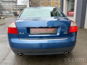 Blue Audi A4 2000 in Riga, with an engine capacity of 3.00 L and mileage of 137 thousand km for 2850 €, photo 4 on AUTOMOTO.COM.LV
