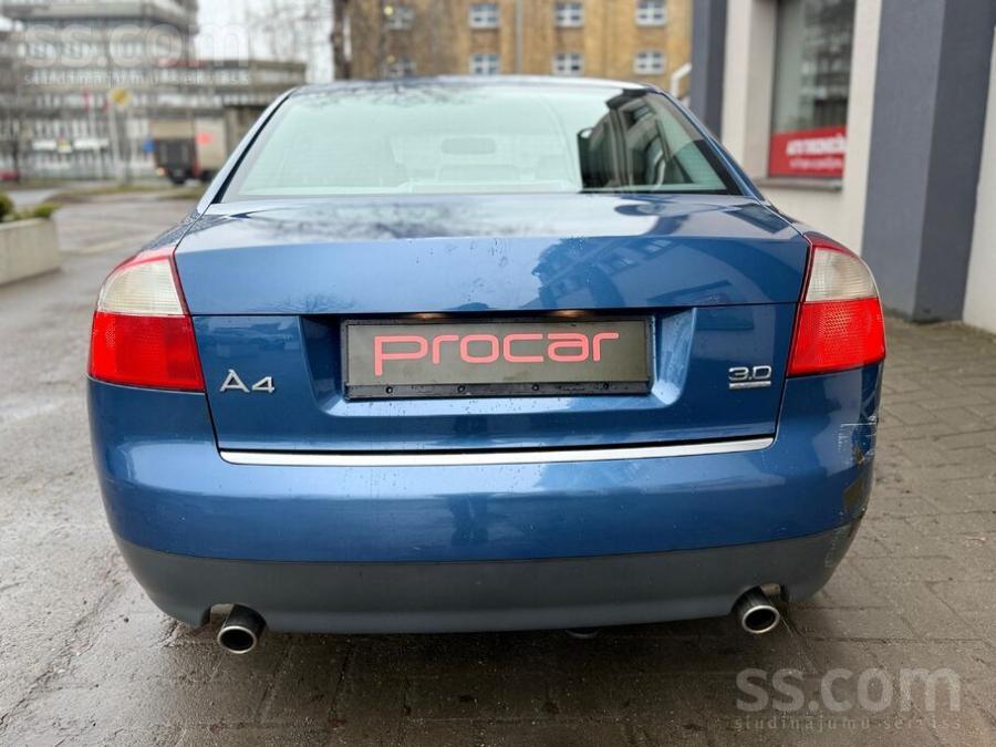 Blue Audi A4 2000 in Riga, with an engine capacity of 3.00 L and mileage of 137 thousand km for 2850 €, photo 4 on AUTOMOTO.COM.LV