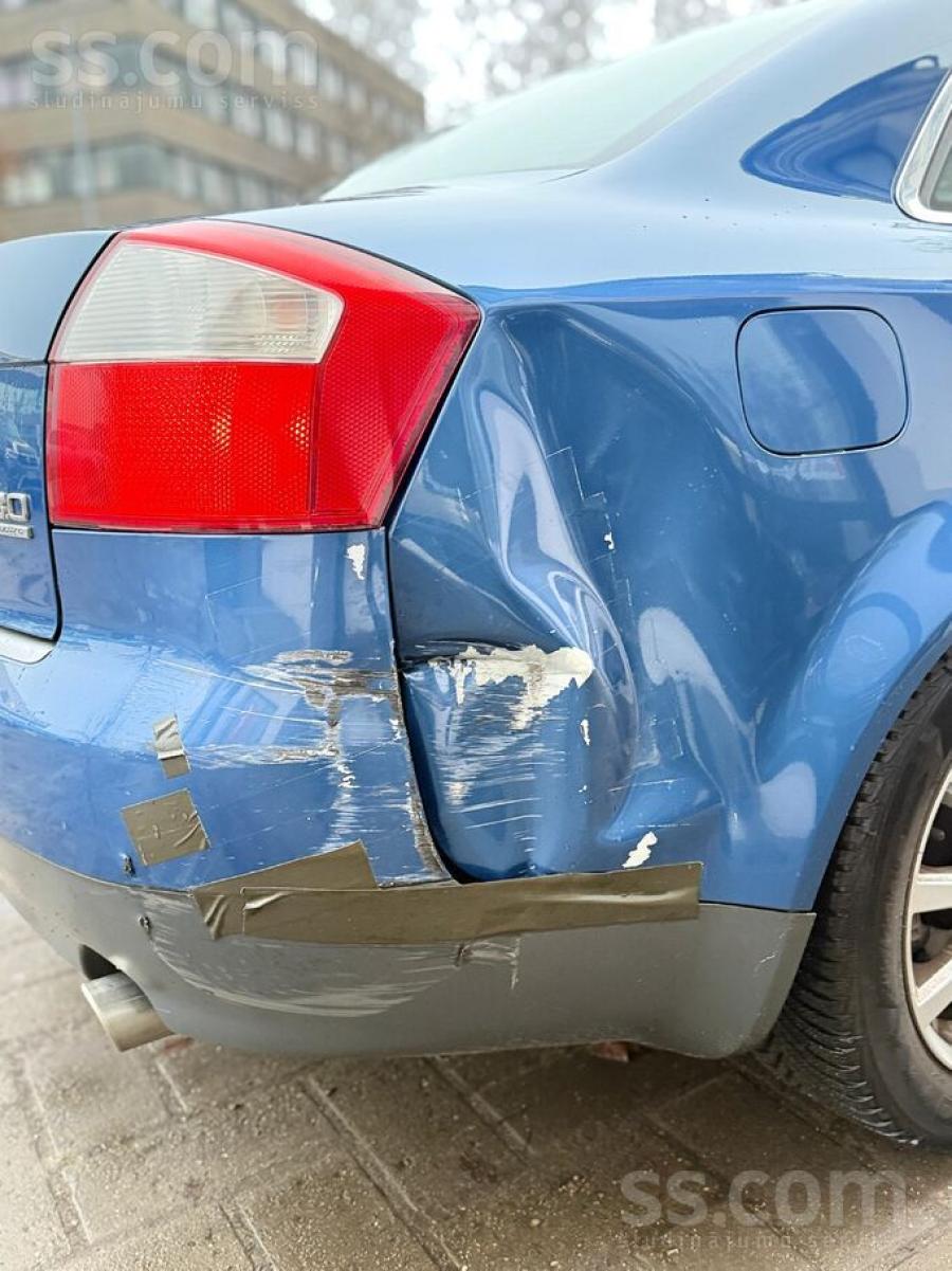 Blue Audi A4 2000 in Riga, with an engine capacity of 3.00 L and mileage of 137 thousand km for 2850 €, photo 8 on AUTOMOTO.COM.LV
