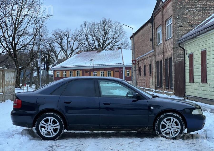 Zils Audi A4 2000 Jelgava, ar dzinēja tilpumu 1.90 L un nobraukumu 428 tūkst. km par 1650 €, foto 8 vietnē AUTOMOTO.COM.LV