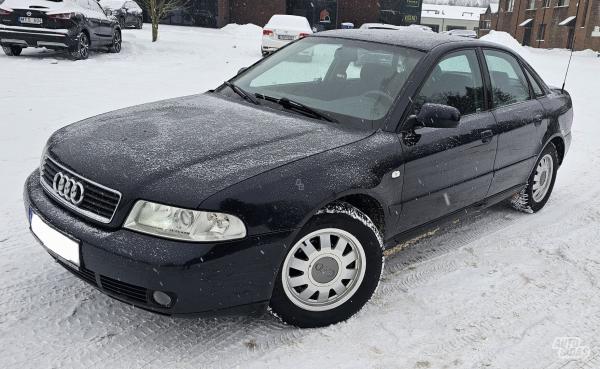 Zils Audi A4 2000 Trakai, ar dzinēja tilpumu 1.90 L un nobraukumu 296 tūkst. km par 999 €, foto 4 vietnē AUTOMOTO.COM.LV