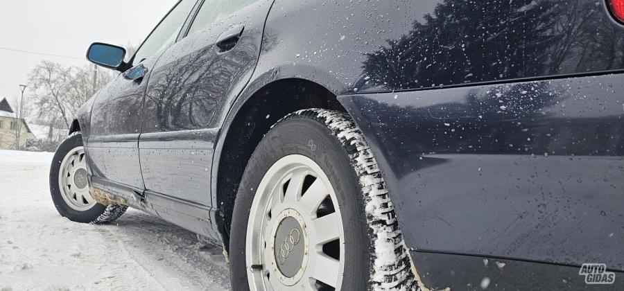 Blue Audi A4 2000 in Trakai, with an engine capacity of 1.90 L and mileage of 296 thousand km for 999 €, photo 12 on AUTOMOTO.COM.LV