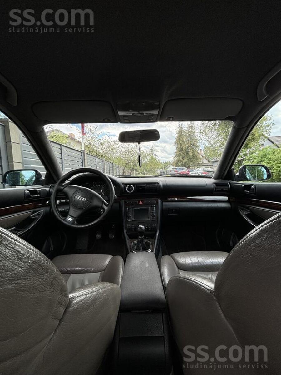 Blue Audi A4 2000 in Riga, with an engine capacity of 1.80 L and mileage of 278 thousand km for 3750 €, photo 5 on AUTOMOTO.COM.LV