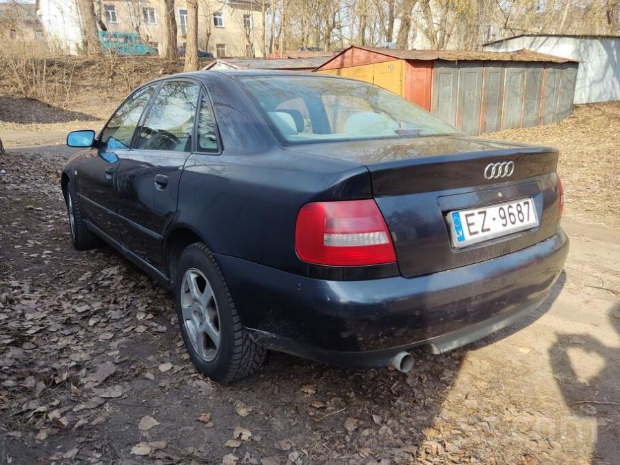 Синий Ауди А4 2000 в Рига, объемом двигателя 1.80 л и пробегом 283 тыс. км за 1300 €, фото 4 на AUTOMOTO.COM.LV