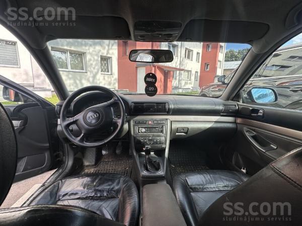 Zils Audi A4 2000 Valmiera, ar dzinēja tilpumu 1.90 L un nobraukumu 583 tūkst. km par 1600 €, foto 6 vietnē AUTOMOTO.COM.LV