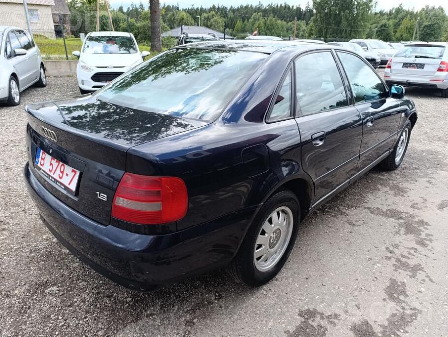 Blue Audi A4 2000 in Valmiera, with an engine capacity of 1.60 L and mileage of 327 thousand km for 1250 €, photo 8 on AUTOMOTO.COM.LV