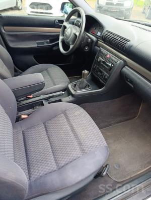 Blue Audi A4 2000 in Valmiera, with an engine capacity of 1.60 L and mileage of 327 thousand km for 1250 €, photo 9 on AUTOMOTO.COM.LV