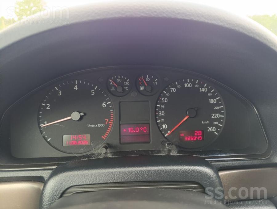 Blue Audi A4 2000 in Valmiera, with an engine capacity of 1.60 L and mileage of 327 thousand km for 1250 €, photo 14 on AUTOMOTO.COM.LV