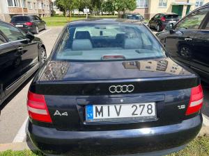 Zils Audi A4 2000 Kėdainiai, ar dzinēja tilpumu 1.60 L un nobraukumu 218 tūkst. km par 1500 €, foto 3 vietnē AUTOMOTO.COM.LV