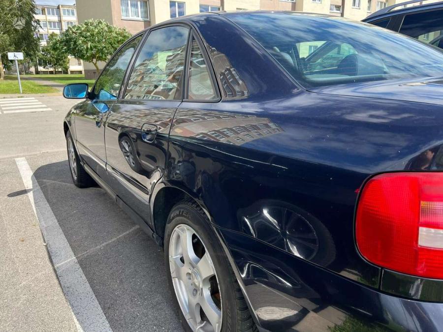 Zils Audi A4 2000 Kėdainiai, ar dzinēja tilpumu 1.60 L un nobraukumu 218 tūkst. km par 1500 €, foto 4 vietnē AUTOMOTO.COM.LV