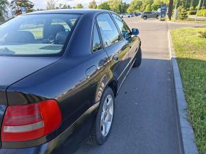 Zils Audi A4 2000 Palanga, ar dzinēja tilpumu 1.60 L un nobraukumu 210 tūkst. km par 1500 €, foto  vietnē AUTOMOTO.COM.LV