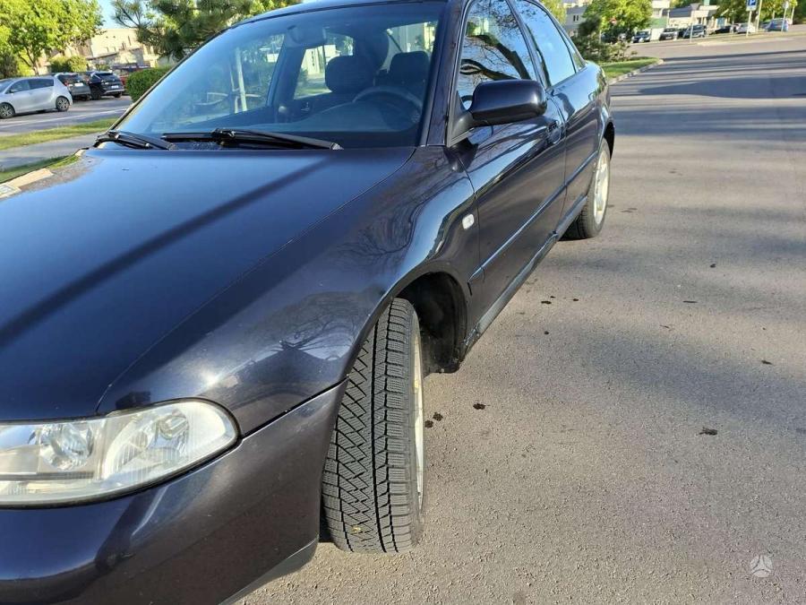 Zils Audi A4 2000 Palanga, ar dzinēja tilpumu 1.60 L un nobraukumu 210 tūkst. km par 1500 €, foto 4 vietnē AUTOMOTO.COM.LV