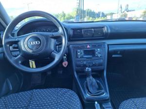 Zils Audi A4 2000 Palanga, ar dzinēja tilpumu 1.60 L un nobraukumu 210 tūkst. km par 1500 €, foto 5 vietnē AUTOMOTO.COM.LV