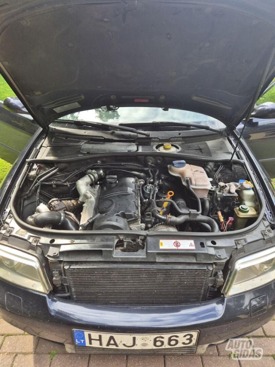 Zils Audi A4 2000 Viļņa, ar dzinēja tilpumu 1.90 L un nobraukumu 270 tūkst. km par 1200 €, foto 3 vietnē AUTOMOTO.COM.LV