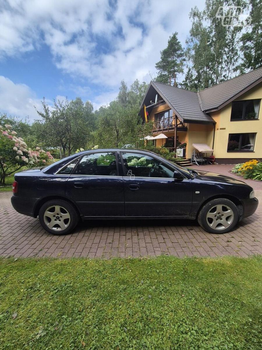 Zils Audi A4 2000 Viļņa, ar dzinēja tilpumu 1.90 L un nobraukumu 270 tūkst. km par 1200 €, foto 4 vietnē AUTOMOTO.COM.LV