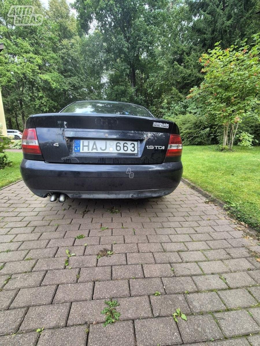 Zils Audi A4 2000 Viļņa, ar dzinēja tilpumu 1.90 L un nobraukumu 270 tūkst. km par 1200 €, foto 6 vietnē AUTOMOTO.COM.LV