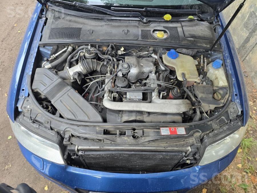 Zils Audi A4 2000 Rīga, ar dzinēja tilpumu 2.50 L un nobraukumu 304 tūkst. km par 3500 €, foto 9 vietnē AUTOMOTO.COM.LV