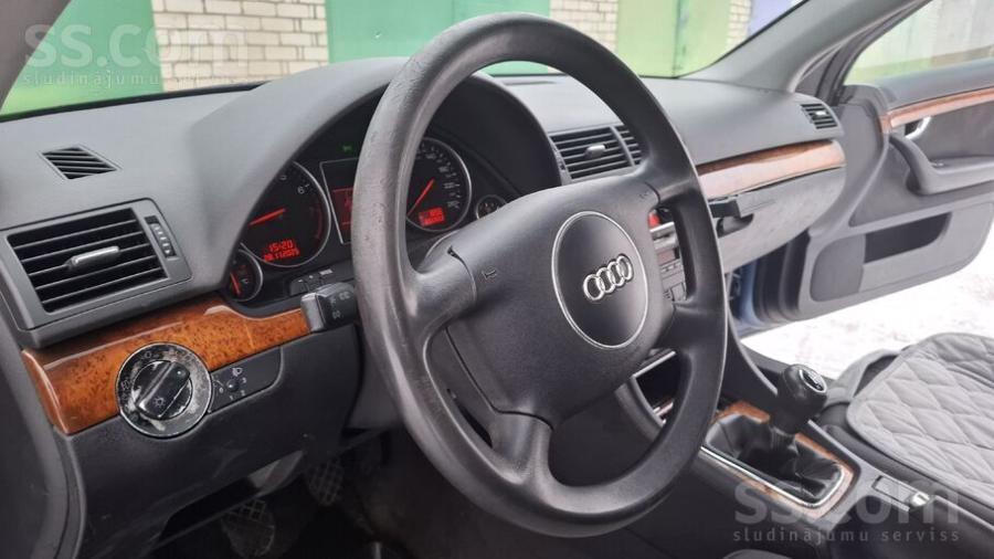 Zils Audi A4 2001 Daugavpils, ar dzinēja tilpumu 2.00 L un nobraukumu 267 tūkst. km par 1200 €, foto 22 vietnē AUTOMOTO.COM.LV