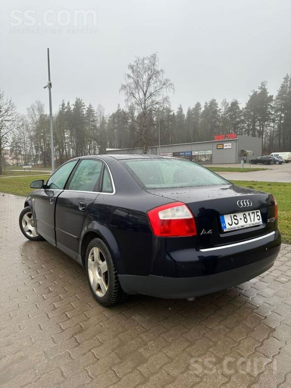 Zils Audi A4 2001 Madona, ar dzinēja tilpumu 2.50 L un nobraukumu 256 tūkst. km par 1650 €, foto 5 vietnē AUTOMOTO.COM.LV