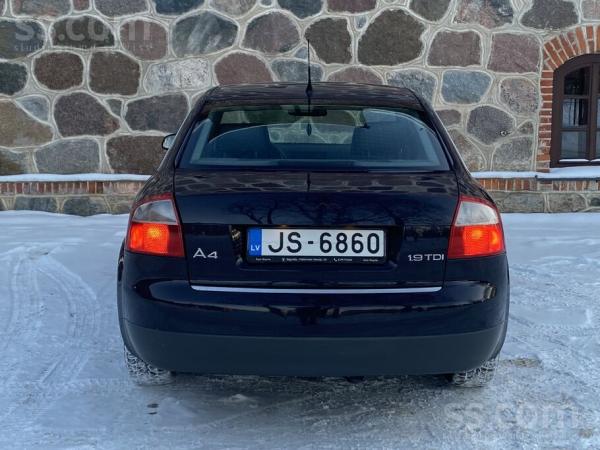 Zils Audi A4 2001 Rīga, ar dzinēja tilpumu 1.90 L un nobraukumu 287 tūkst. km par 1650 €, foto 5 vietnē AUTOMOTO.COM.LV