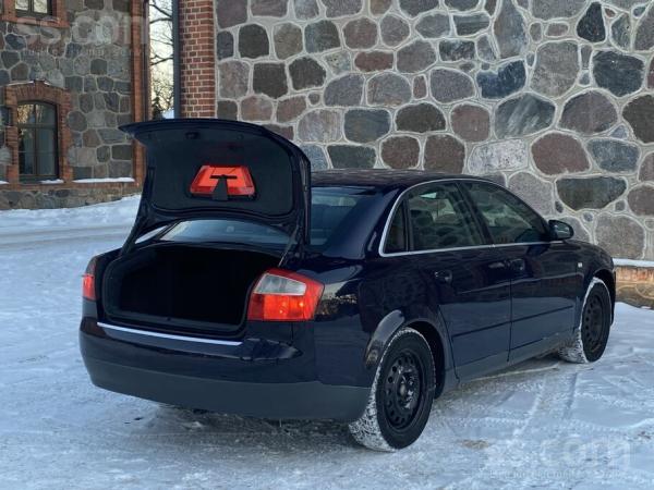 Zils Audi A4 2001 Rīga, ar dzinēja tilpumu 1.90 L un nobraukumu 287 tūkst. km par 1650 €, foto 9 vietnē AUTOMOTO.COM.LV