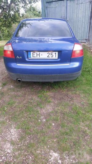 Zils Audi A4 2001 Madona, ar dzinēja tilpumu 2.00 L un nobraukumu 232 tūkst. km par 950 €, foto 5 vietnē AUTOMOTO.COM.LV