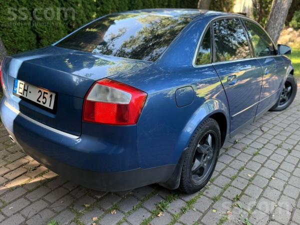 Blue Audi A4 2001 in Riga, with an engine capacity of 2.00 L and mileage of 233 thousand km for 1350 €, photo 4 on AUTOMOTO.COM.LV