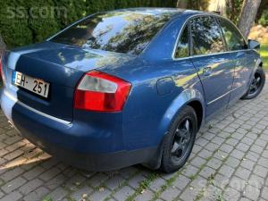 Zils Audi A4 2001 Rīga, ar dzinēja tilpumu 2.00 L un nobraukumu 233 tūkst. km par 1350 €, foto 5 vietnē AUTOMOTO.COM.LV