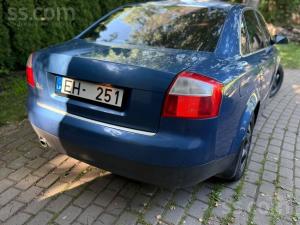 Zils Audi A4 2001 Rīga, ar dzinēja tilpumu 2.00 L un nobraukumu 233 tūkst. km par 1350 €, foto 6 vietnē AUTOMOTO.COM.LV