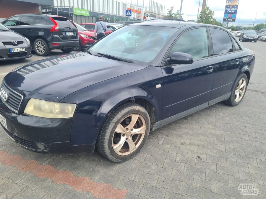 Blue Audi A4 2001 in Klaipeda, with an engine capacity of 2.00 L and mileage of 359 thousand km for 950 €, photo 4 on AUTOMOTO.COM.LV