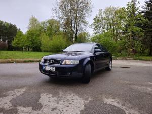 Zils Audi A4 2001 Panevēža, ar dzinēja tilpumu 1.90 L un nobraukumu 393 tūkst. km par 1450 €, foto  vietnē AUTOMOTO.COM.LV