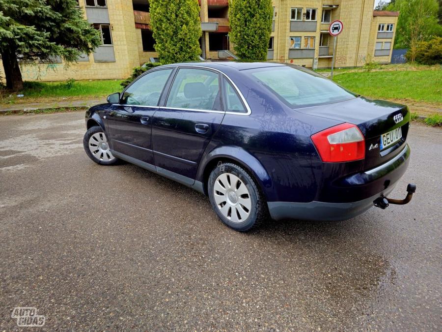 Zils Audi A4 2001 Panevēža, ar dzinēja tilpumu 1.90 L un nobraukumu 393 tūkst. km par 1450 €, foto 4 vietnē AUTOMOTO.COM.LV