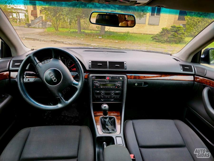 Zils Audi A4 2001 Panevēža, ar dzinēja tilpumu 1.90 L un nobraukumu 393 tūkst. km par 1450 €, foto 7 vietnē AUTOMOTO.COM.LV