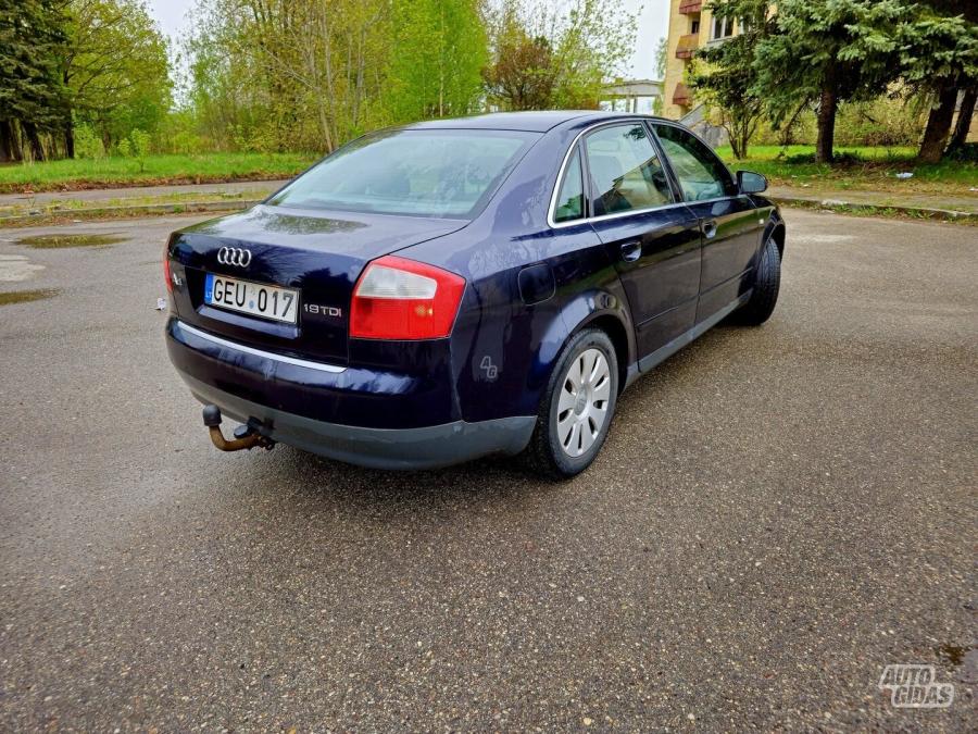 Zils Audi A4 2001 Panevēža, ar dzinēja tilpumu 1.90 L un nobraukumu 393 tūkst. km par 1450 €, foto 8 vietnē AUTOMOTO.COM.LV
