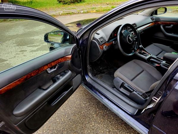 Zils Audi A4 2001 Panevēža, ar dzinēja tilpumu 1.90 L un nobraukumu 393 tūkst. km par 1450 €, foto 9 vietnē AUTOMOTO.COM.LV