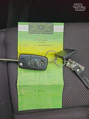Zils Audi A4 2001 Panevēža, ar dzinēja tilpumu 1.90 L un nobraukumu 393 tūkst. km par 1450 €, foto 14 vietnē AUTOMOTO.COM.LV