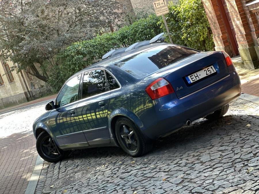 Zils Audi A4 2001 Cēsis, ar dzinēja tilpumu 2.00 L un nobraukumu 234 tūkst. km par 1290 €, foto 7 vietnē AUTOMOTO.COM.LV