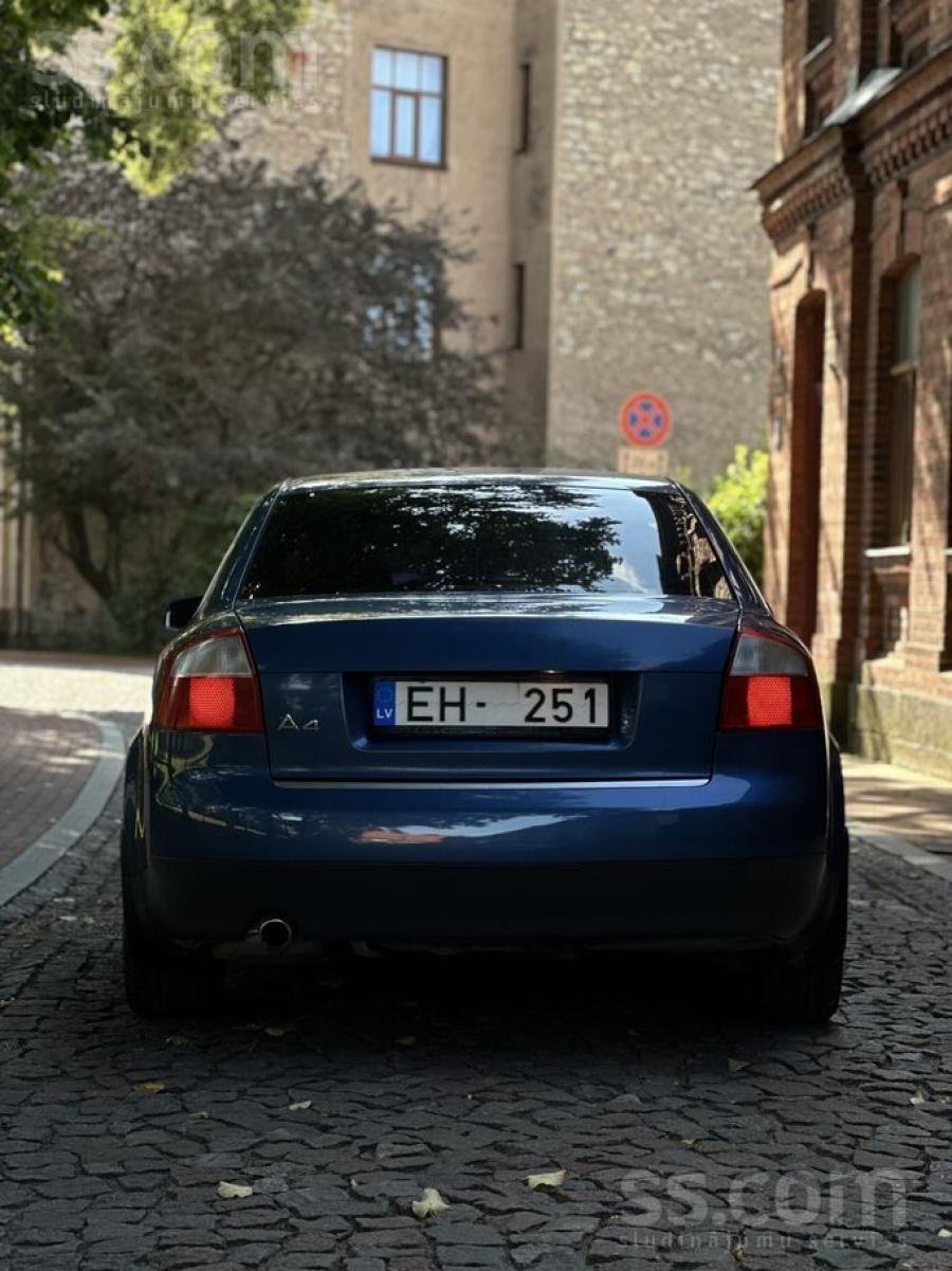 Zils Audi A4 2001 Cēsis, ar dzinēja tilpumu 2.00 L un nobraukumu 234 tūkst. km par 1290 €, foto 11 vietnē AUTOMOTO.COM.LV
