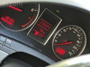 Zils Audi A4 2001 Cēsis, ar dzinēja tilpumu 2.00 L un nobraukumu 234 tūkst. km par 1290 €, foto 14 vietnē AUTOMOTO.COM.LV