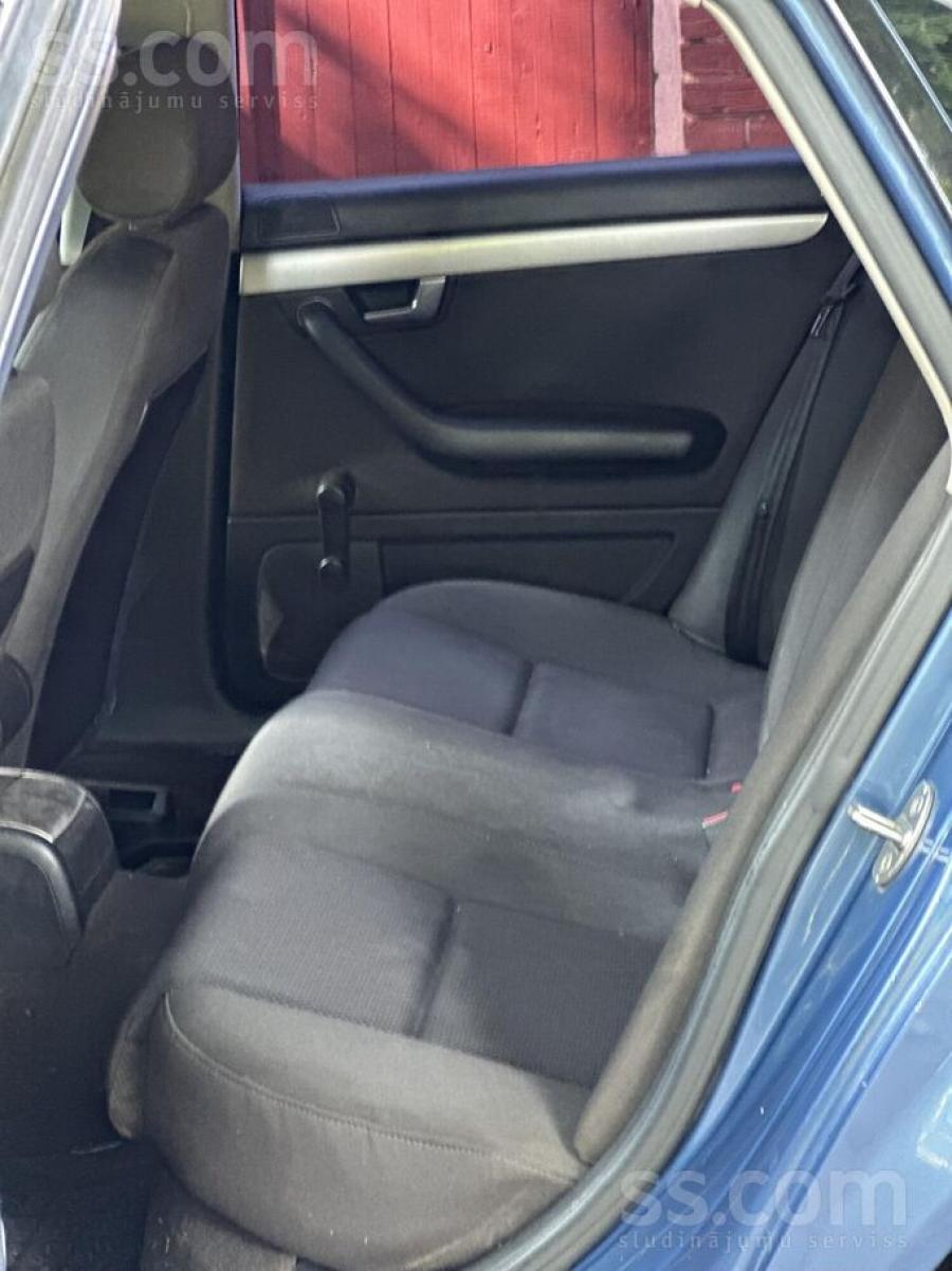 Zils Audi A4 2001 Cēsis, ar dzinēja tilpumu 2.00 L un nobraukumu 234 tūkst. km par 1290 €, foto 16 vietnē AUTOMOTO.COM.LV