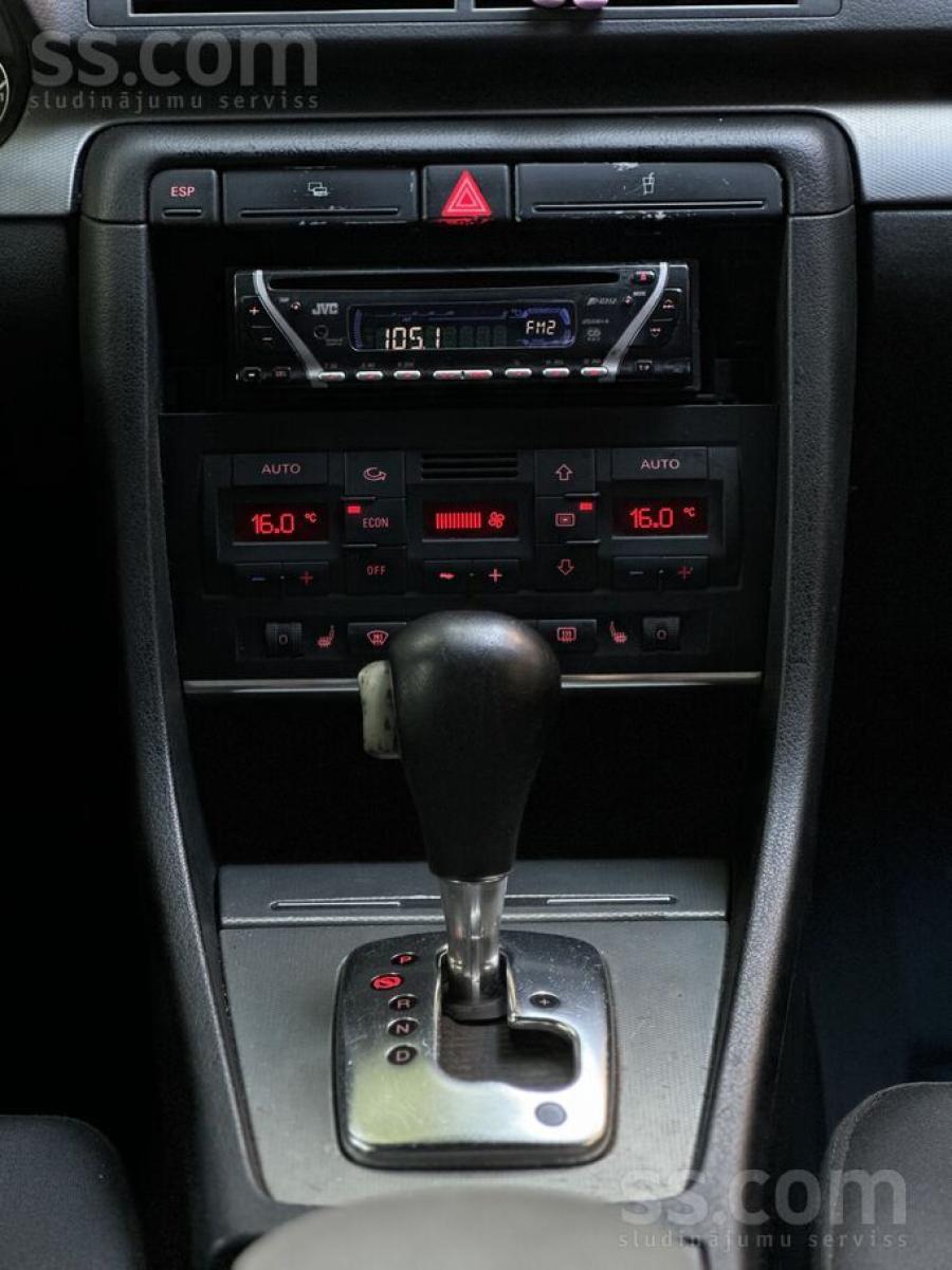 Zils Audi A4 2001 Cēsis, ar dzinēja tilpumu 2.00 L un nobraukumu 234 tūkst. km par 1290 €, foto 17 vietnē AUTOMOTO.COM.LV