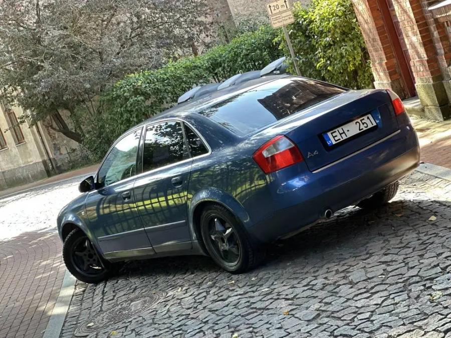 Zils Audi A4 2001 Cēsis, ar dzinēja tilpumu 2.00 L un nobraukumu 234 tūkst. km par 1290 €, foto 7 vietnē AUTOMOTO.COM.LV