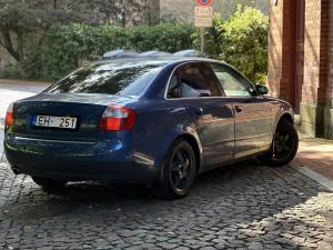 Zils Audi A4 2001 Cēsis, ar dzinēja tilpumu 2.00 L un nobraukumu 234 tūkst. km par 1290 €, foto 8 vietnē AUTOMOTO.COM.LV
