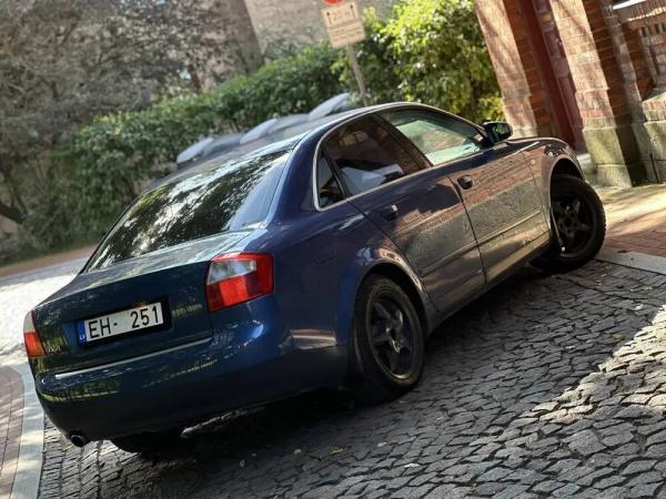 Zils Audi A4 2001 Cēsis, ar dzinēja tilpumu 2.00 L un nobraukumu 234 tūkst. km par 1290 €, foto 8 vietnē AUTOMOTO.COM.LV