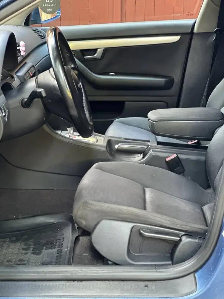 Zils Audi A4 2001 Cēsis, ar dzinēja tilpumu 2.00 L un nobraukumu 234 tūkst. km par 1290 €, foto 12 vietnē AUTOMOTO.COM.LV