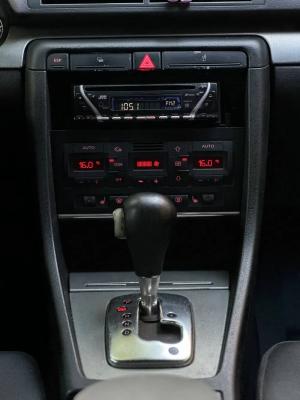 Zils Audi A4 2001 Cēsis, ar dzinēja tilpumu 2.00 L un nobraukumu 234 tūkst. km par 1290 €, foto 17 vietnē AUTOMOTO.COM.LV