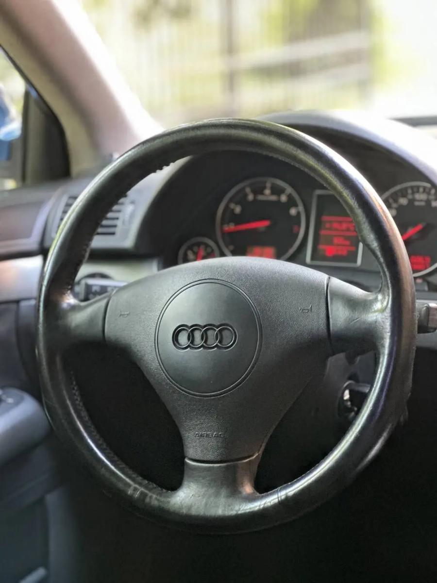Zils Audi A4 2001 Cēsis, ar dzinēja tilpumu 2.00 L un nobraukumu 234 tūkst. km par 1290 €, foto 18 vietnē AUTOMOTO.COM.LV